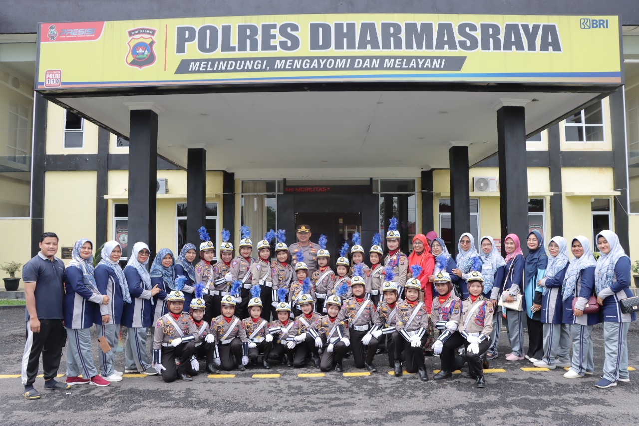 Bangun Kedispilinan Dini, Cara Kapolres Meriahkan Hari Jadi Dharmasraya ...