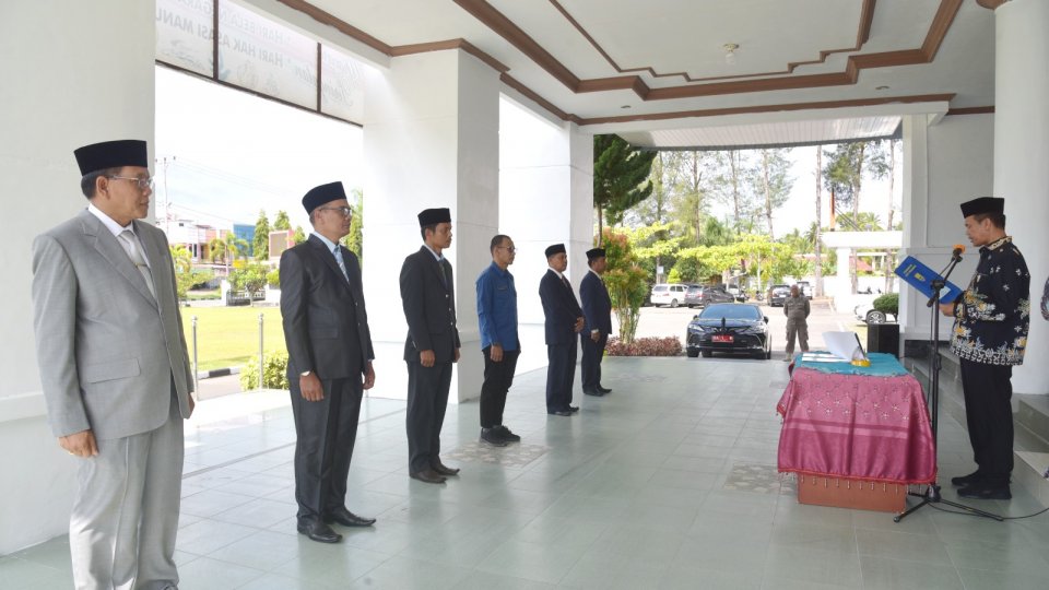 Genius Umar Lantik Enam Orang Pejabat Eselon Tiga - Tribun Sumbar