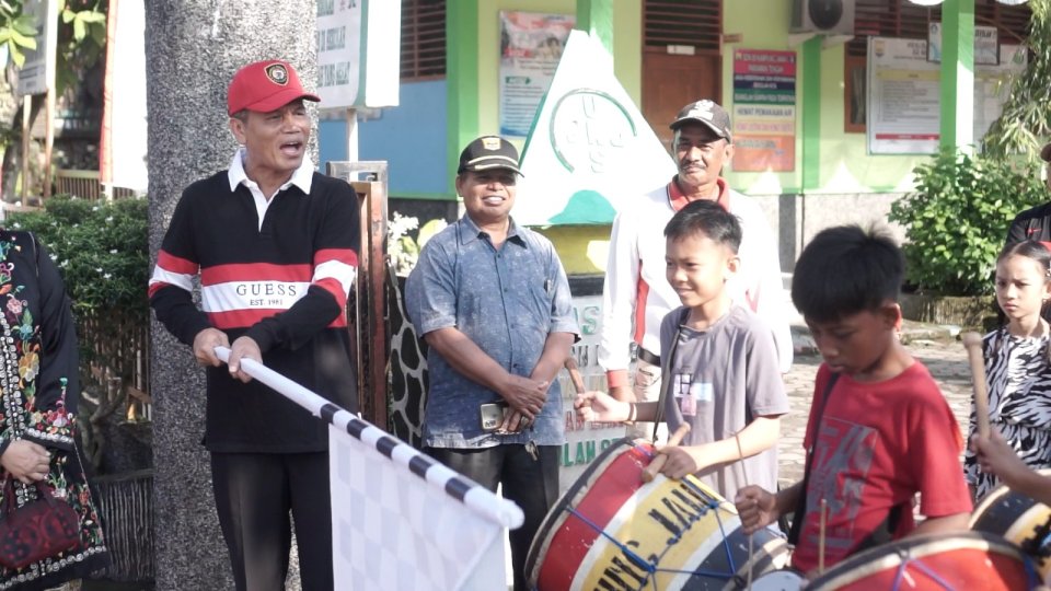 Genius Umar Lepas Gerak Jalan Sehat Desa Rawang - Tribun Sumbar