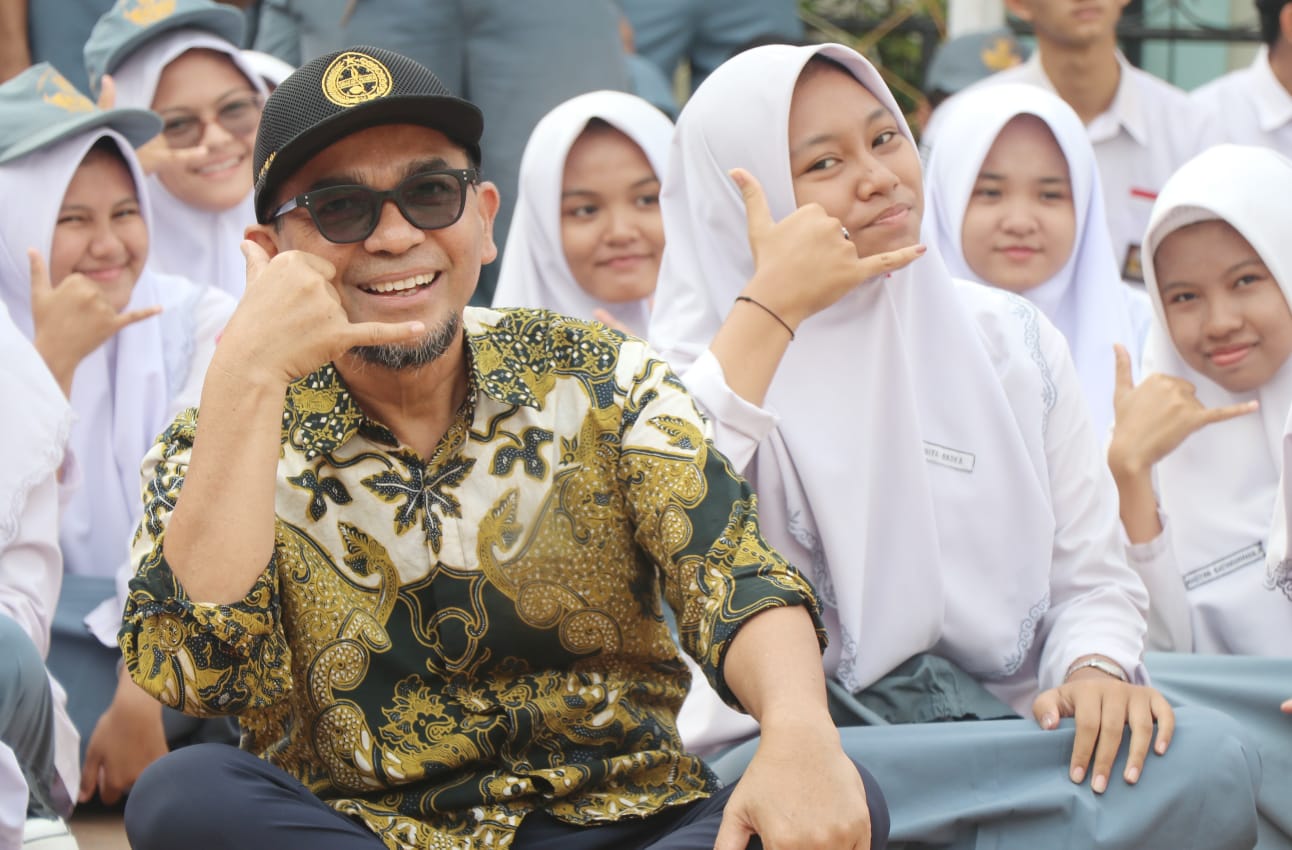 Miko Kamal Di SMA Adabiah 2 Padang: Membangun Kota Bersih Efektif ...