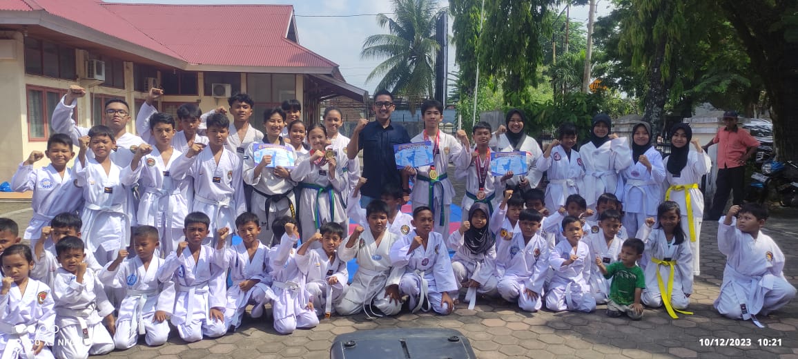 Dojang Sisingamaraja Fighter Berprestasi, Rachmad Wijaya Beri Apresiasi ...