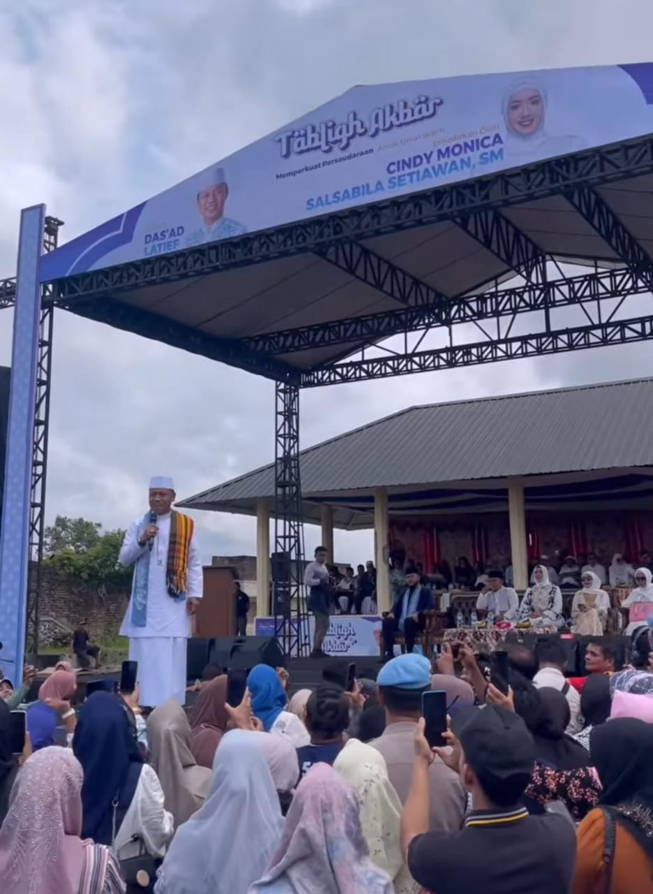 Cindy Monica Mengajak Ustad Tenar Das'ad Latif Tabligh Akbar di Kota ...