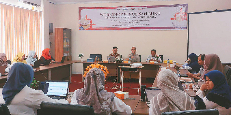 FPK UNP Gelar Kegiatan Pengabdian Masyarakat dan Workshop Penulisan ...