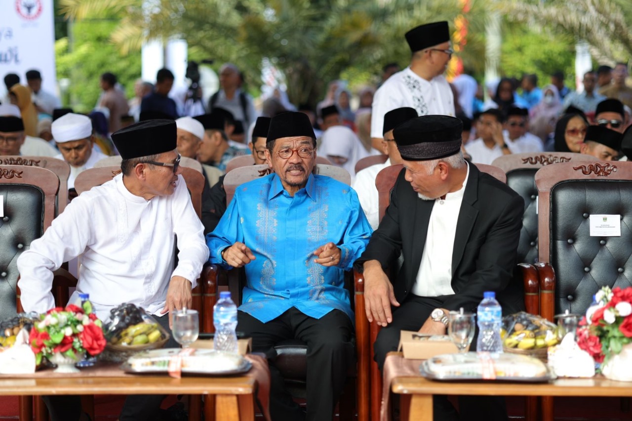 Masjid Raya Sumbar antara Manyeldi, Gamawan dan Irwan Prayitno - Tribun ...