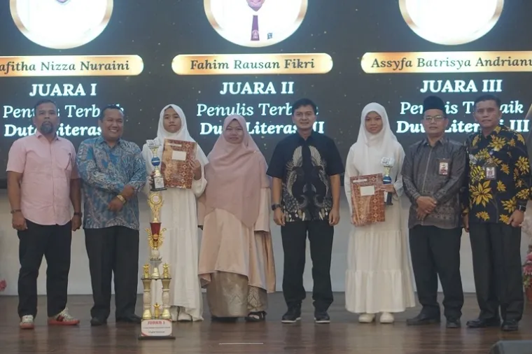 Luncurkan Buku "Kisah Berwarna", Didi Aryadi Bangga Prestasi SDIK ...