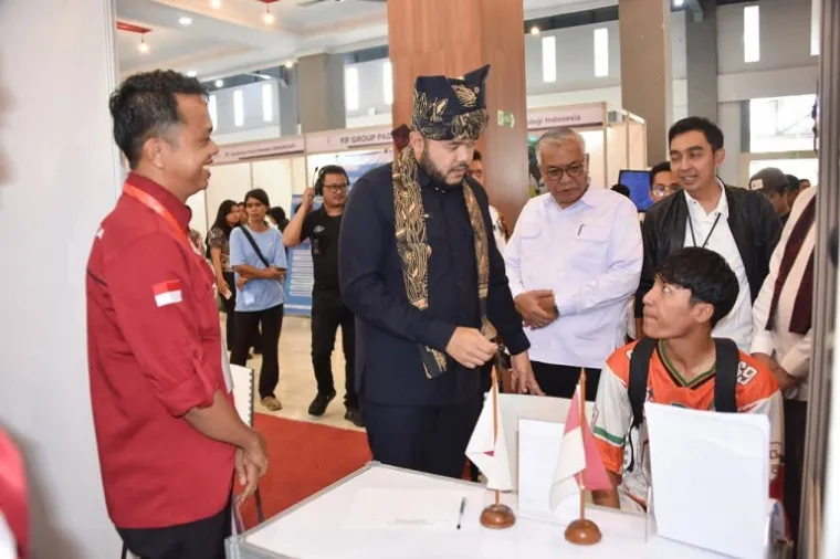 Fadly Amran Ajak Generasi Muda Tidak Malas Cari Pekerjaan - Tribun Sumbar